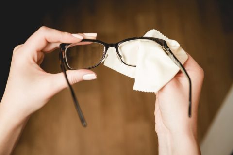 Clean Eyeglasses Method: How to Best Clean Eyeglasses